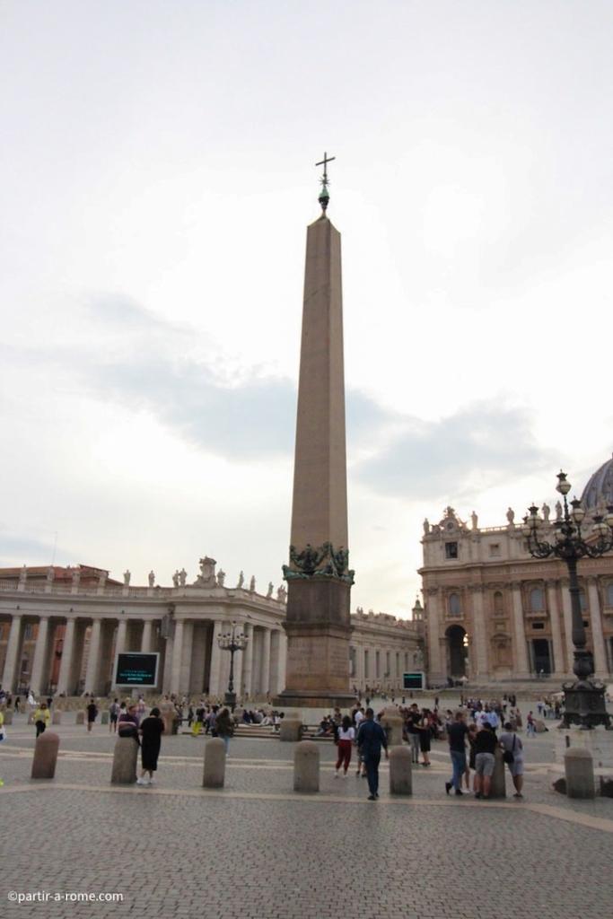 Place Saint Pierre à Rome